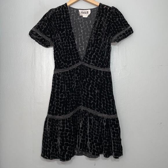 Stone Cold Fox | Dresses | Cold Stone Fox Size Black Silk Velvet ...